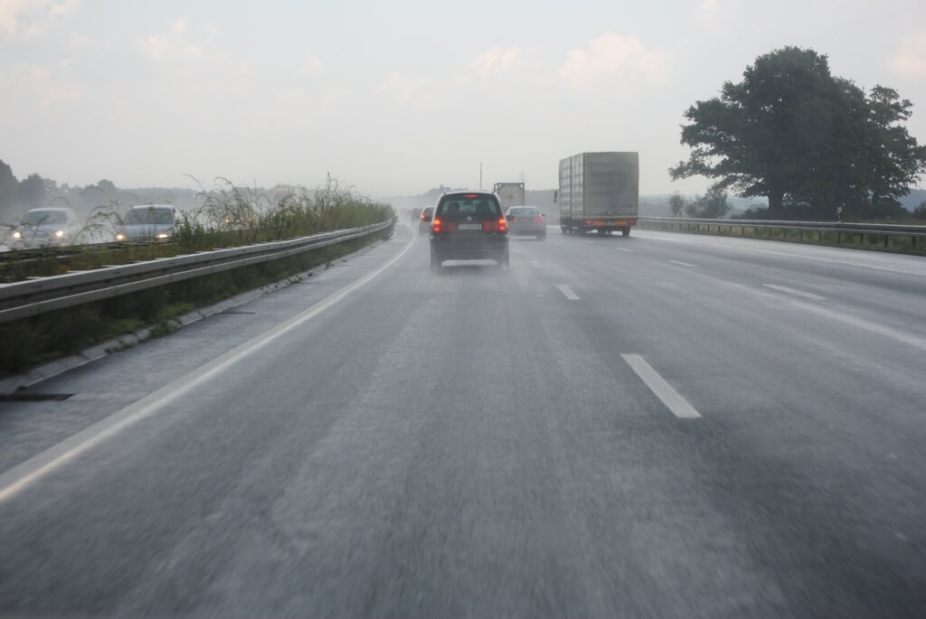 What To Do If Your Car Starts to Skid - Skidding On a Slippery Road, On ...