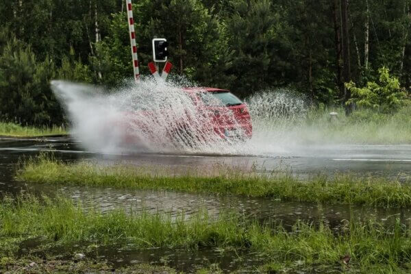 What To Do If Your Car Starts to Skid - Skidding On a Slippery Road, On ...